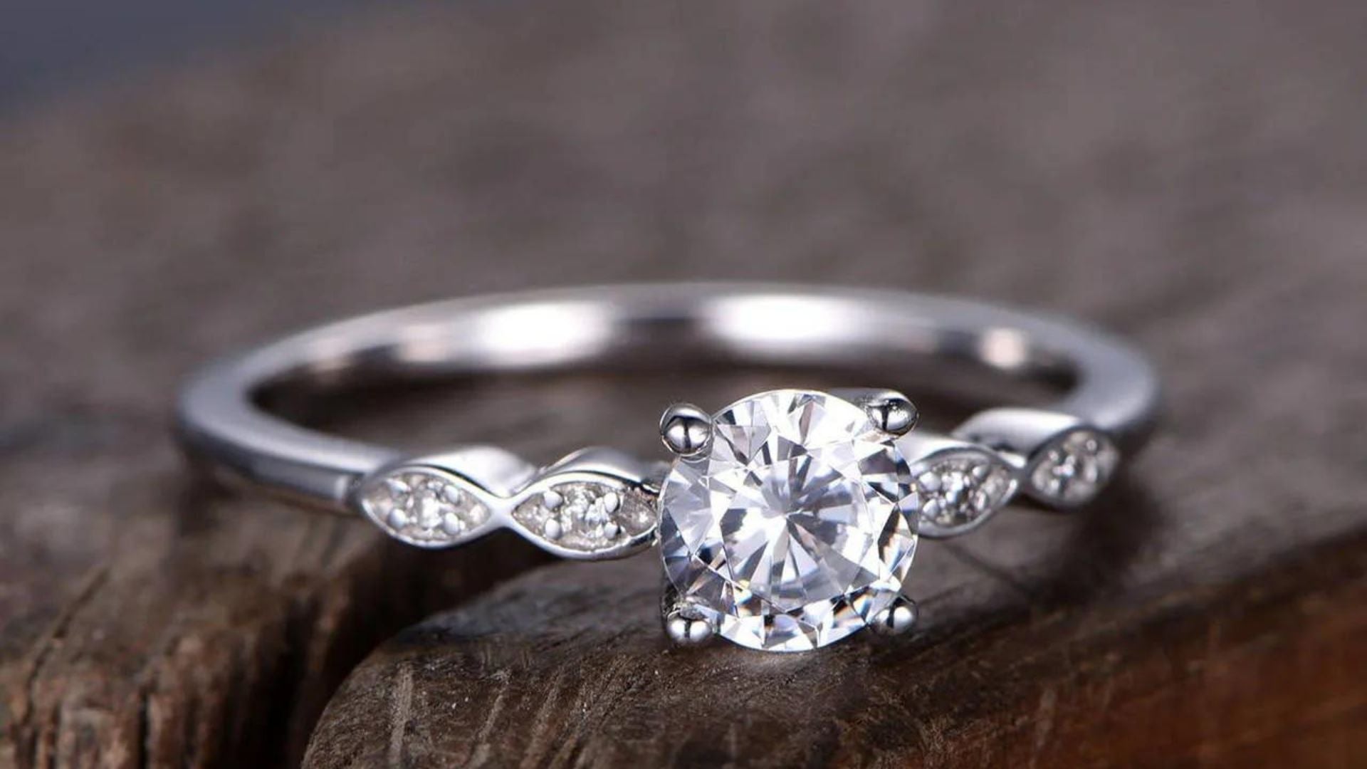 Silver engagement rings – Finediam